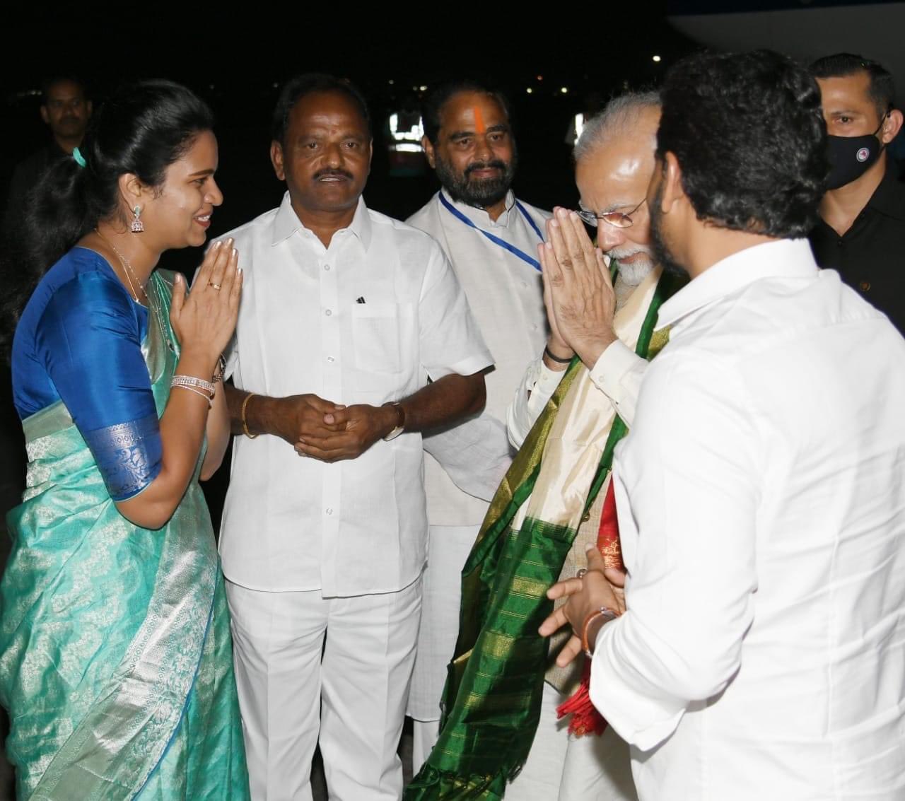 Rajini Vidadala on Twitter: "Welcomed Hon’ble Prime Minister @narendramodi Garu along with Hon ...