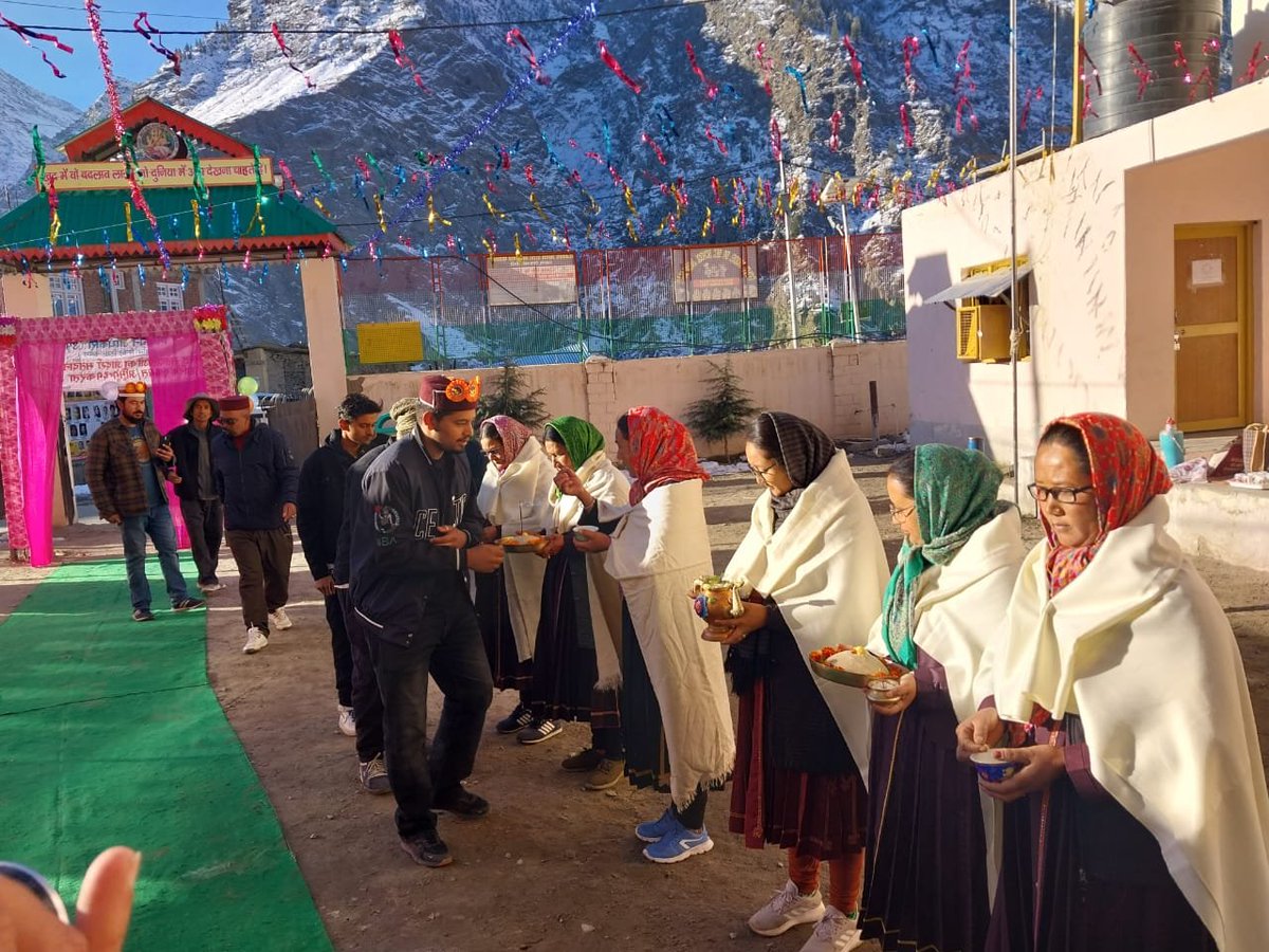 People vote at Model Polling Station 27- Jahalman of 21 - Lahaul and ...