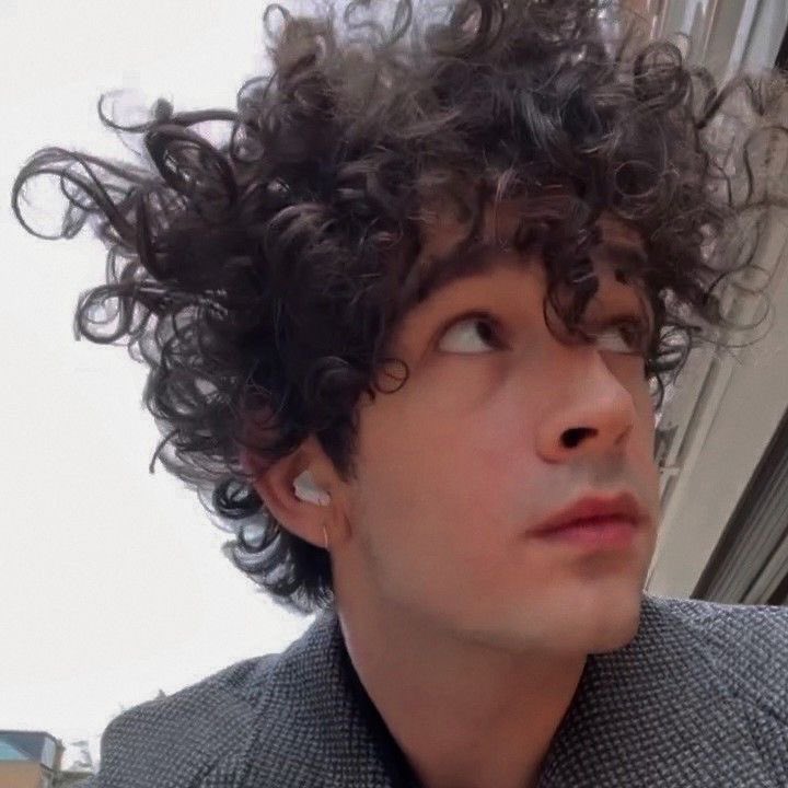 Matty Healy Hair