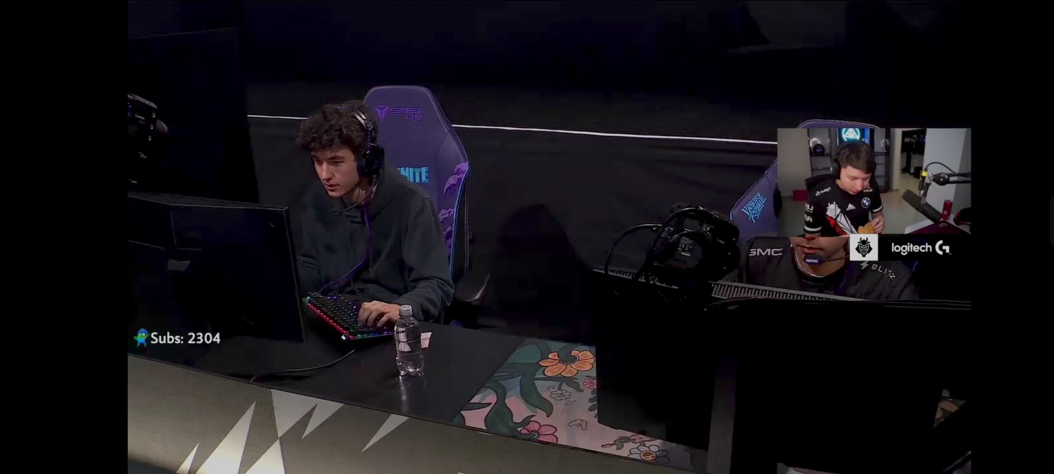 URAGUI uwu on Twitter: "@snackyfn Mira al envidioso de jelty tapandote, 0 umildad la neta, es mi ...