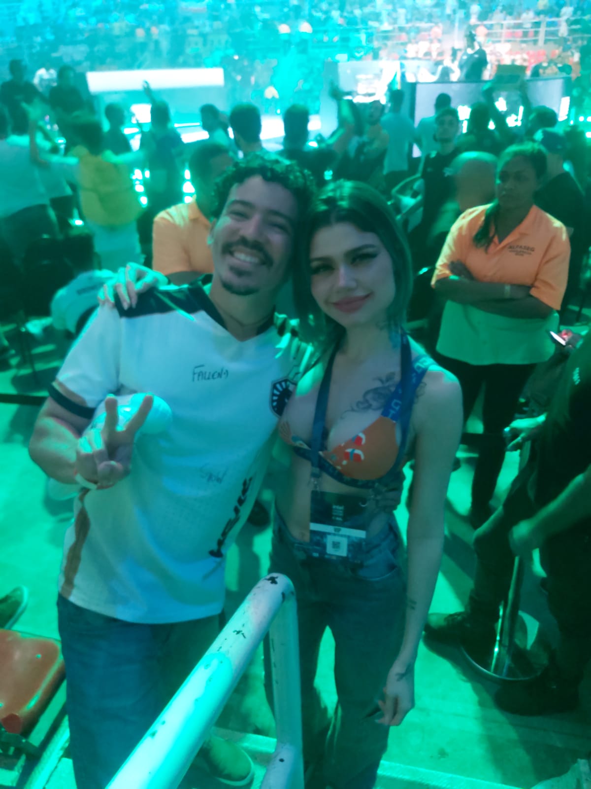 GAGAU NO RIO MAJOR 🇧🇷🇧🇷 on Twitter: "Eu e a srta.Gagau @tor3lly1 mandamos um SALVE GIGANTE pra ...