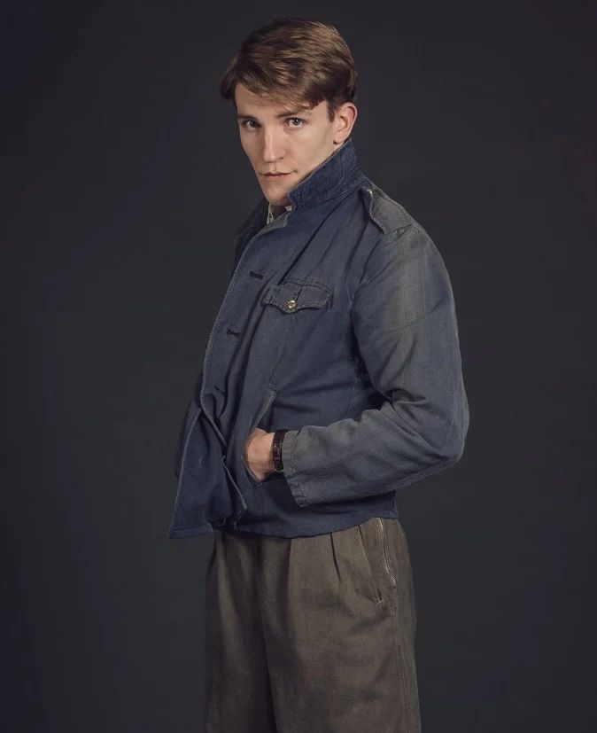 best of ewan mitchell on Twitter: "ewan mitchell as tom bennett for “world on fire” promo"