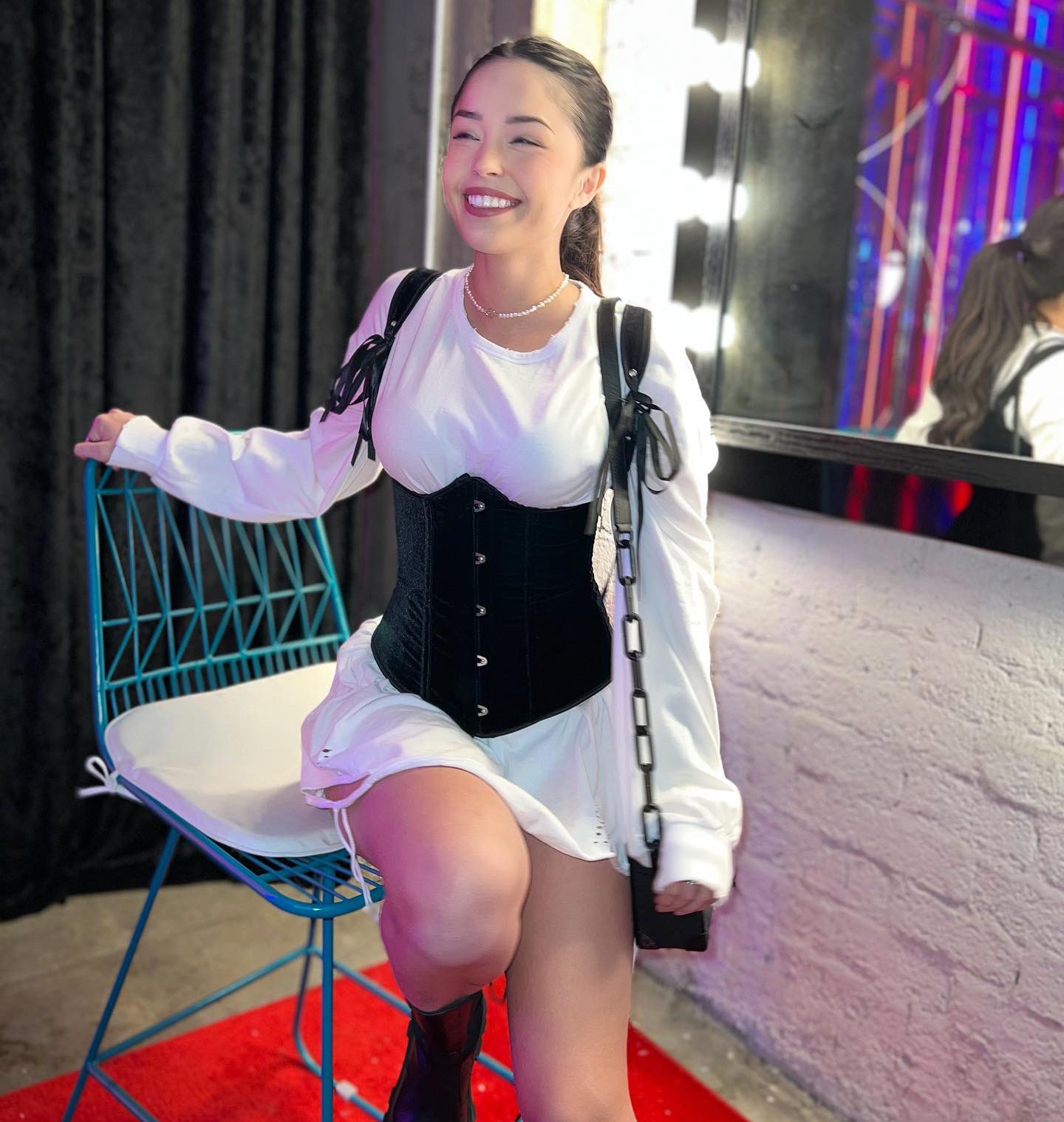 RAE on Twitter: "corset + baggy long sleeve = ?! https://t.co/TXrtGVi275" / Twitter