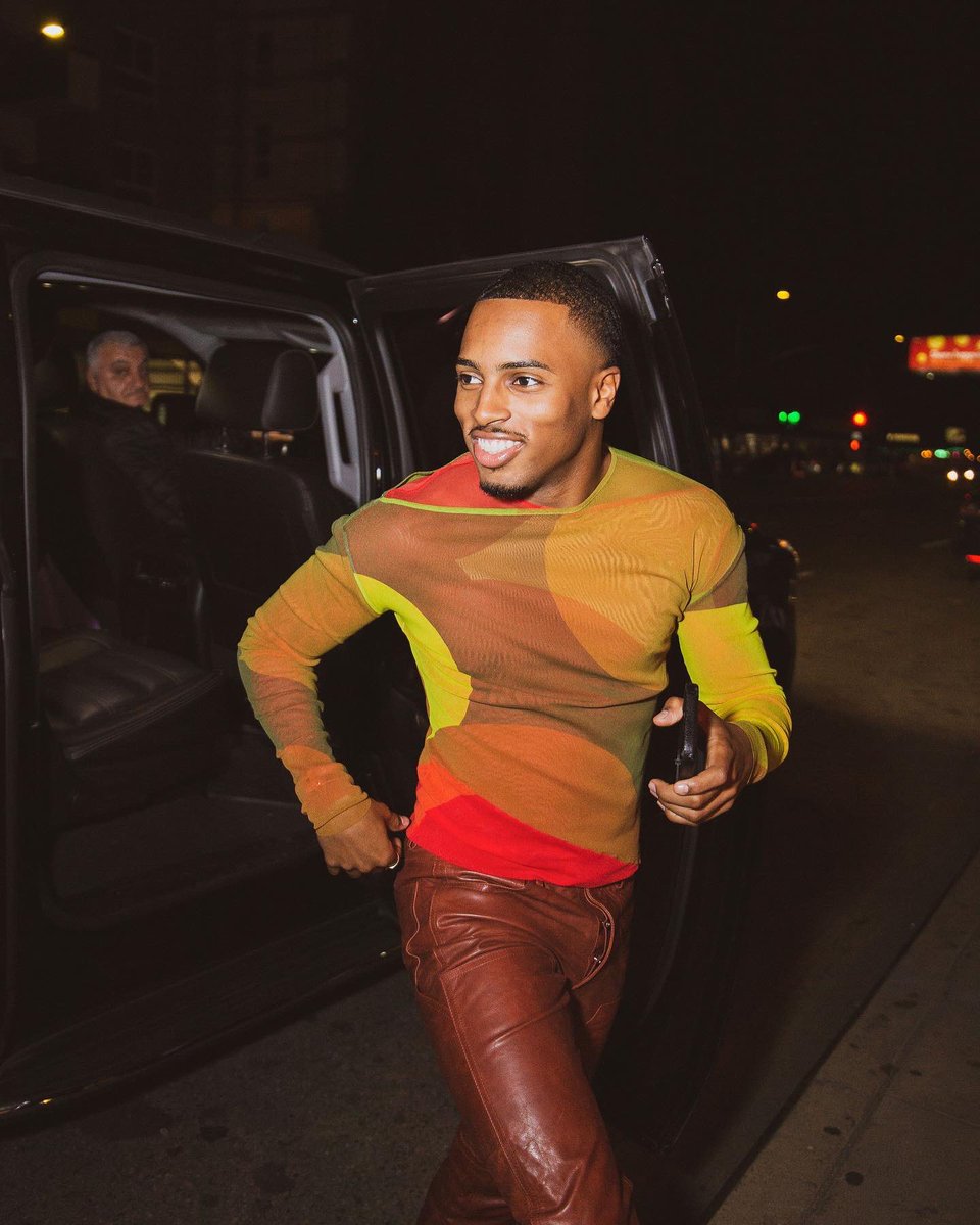 DeAndre Brown on Twitter: "Stepped out last night and kind of ate 🤭"