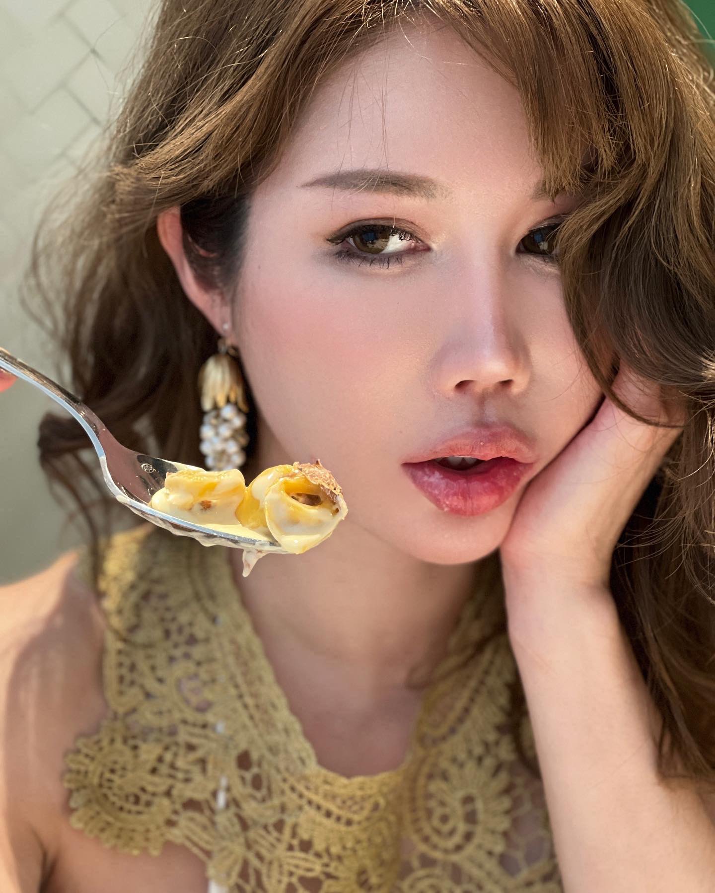 TW Pornstars - 1 pic. 辛尤里. Twitter. #ginza #gucci #gucciosteria 滿滿的松露香🇯🇵. 7:22 AM - 20 Nov 2022