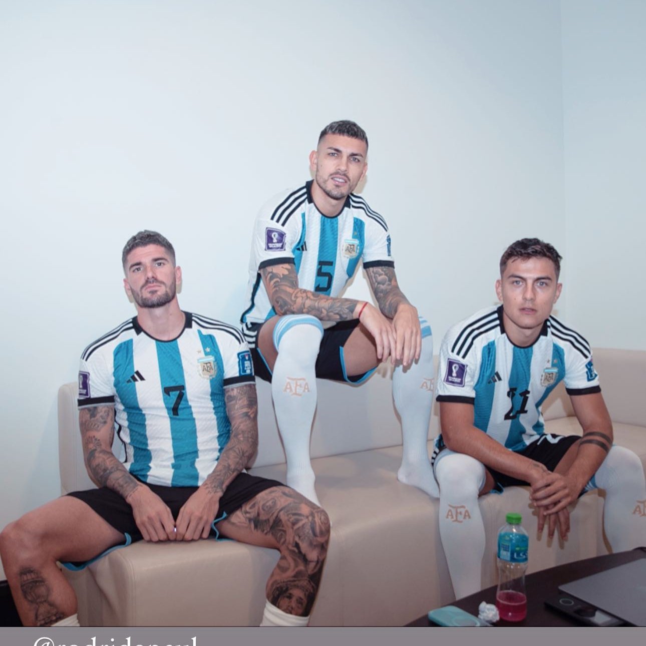 Erosfutbolero on Twitter: "De Paul, Paredes y Dybala ¿esperando Turno? https://t.co/KJsqLgNMcq ...