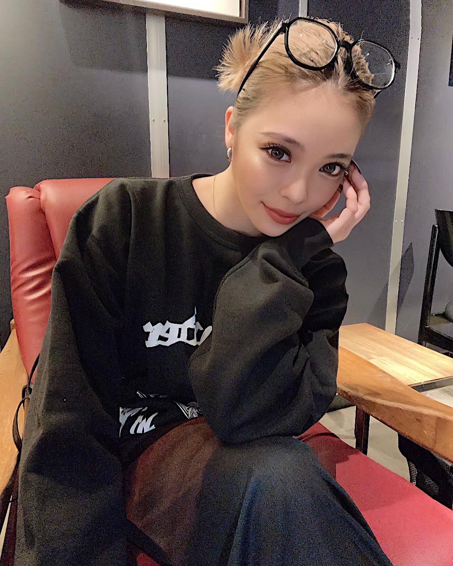 RIONA💖CYBERJAPAN on Twitter: "土日は美容に駆け込み🖤 眉毛綺麗になって嬉しいぃ🫶🏻 #cyberjapan #サイバージャパン #新人 #cjd_riona ...