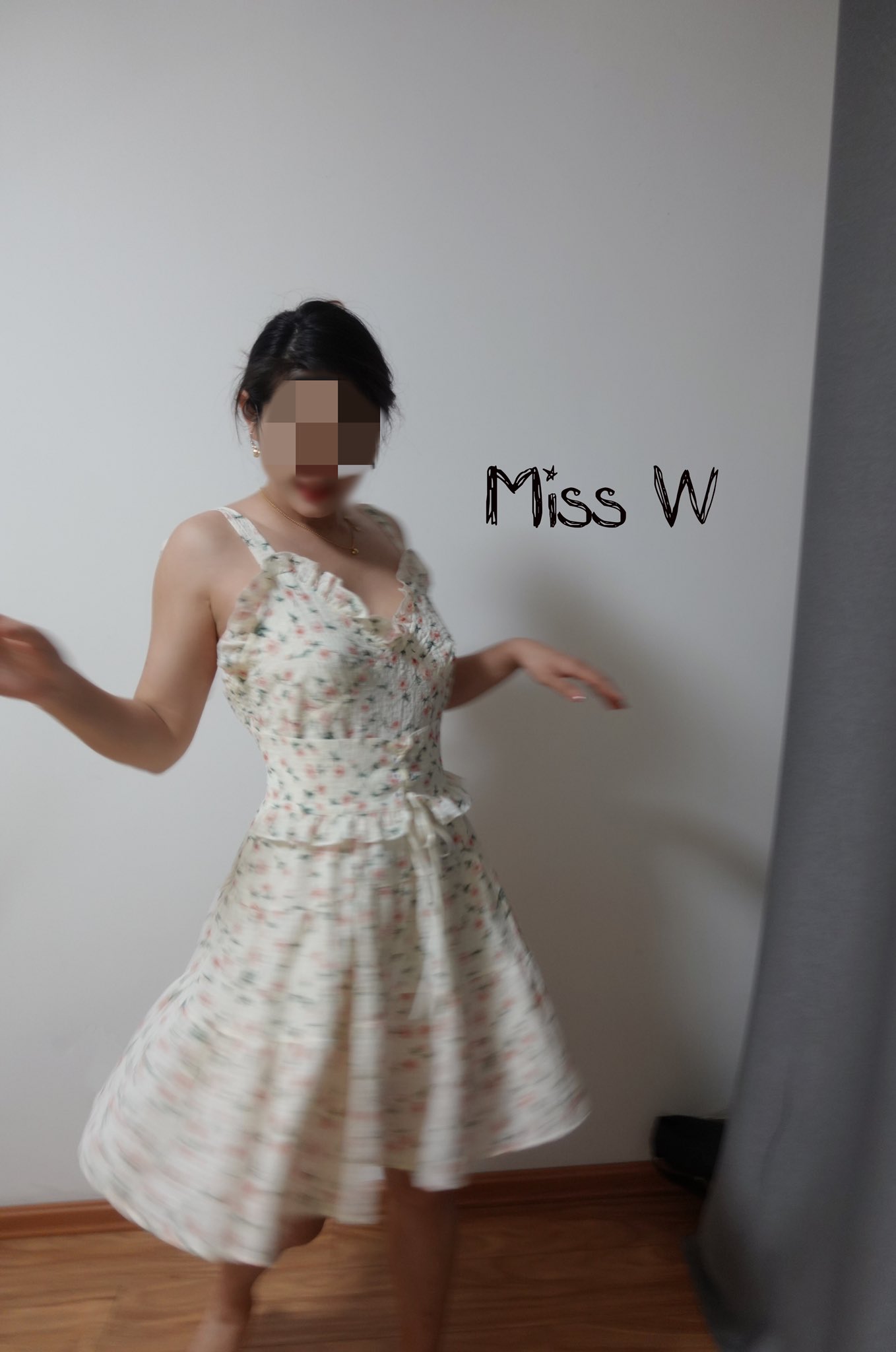 Miss W on Twitter: "一个粉丝推荐的裙子，感觉我又是少女了。 @Veselacute https://t.co/EXEhWdIaSI" / Twitter