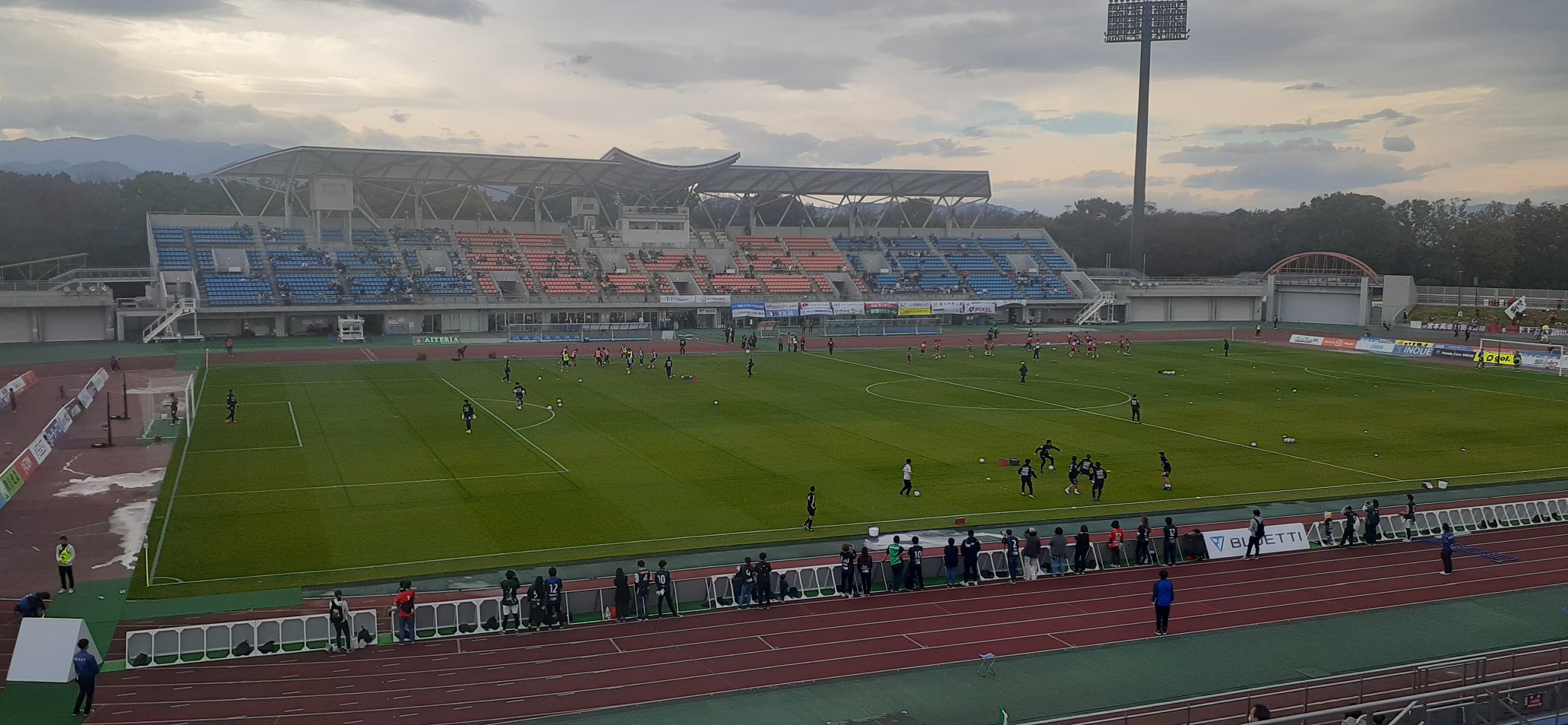 相模原のM(11/13J3第33節vsいわき) on Twitter: "風が強い麻溝ギオンスタジアム着席。 本日はJ3第33節、 #SC相模原 vs #いわきFC を観戦します。 我が軍の ...