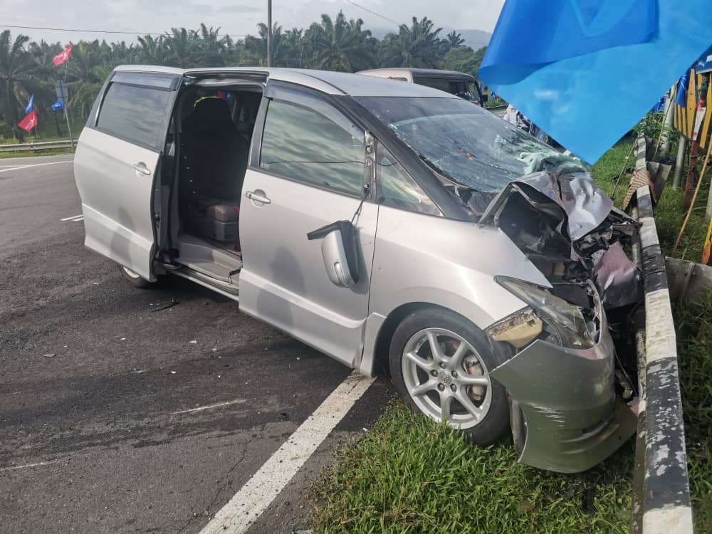 BERNAMA on Twitter: "RT @bernamadotcom: Empat sekeluarga maut dalam kemalangan membabitkan dua ...