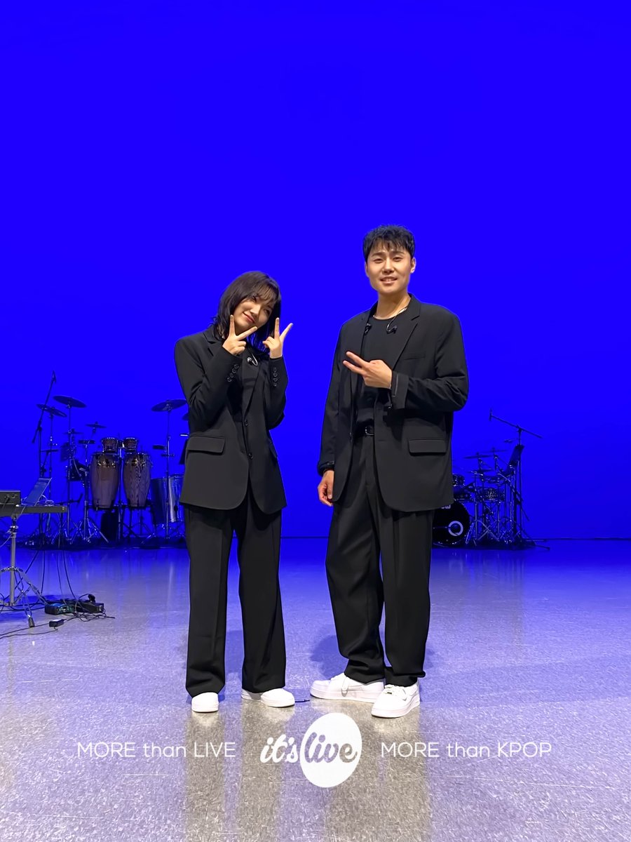 다인온의 잇츠라이브 현장 포토!📸 Dine On의 ‘선명해지는 밤 (Starry)' 무대를 유튜브 it's Live 채널에서 ...