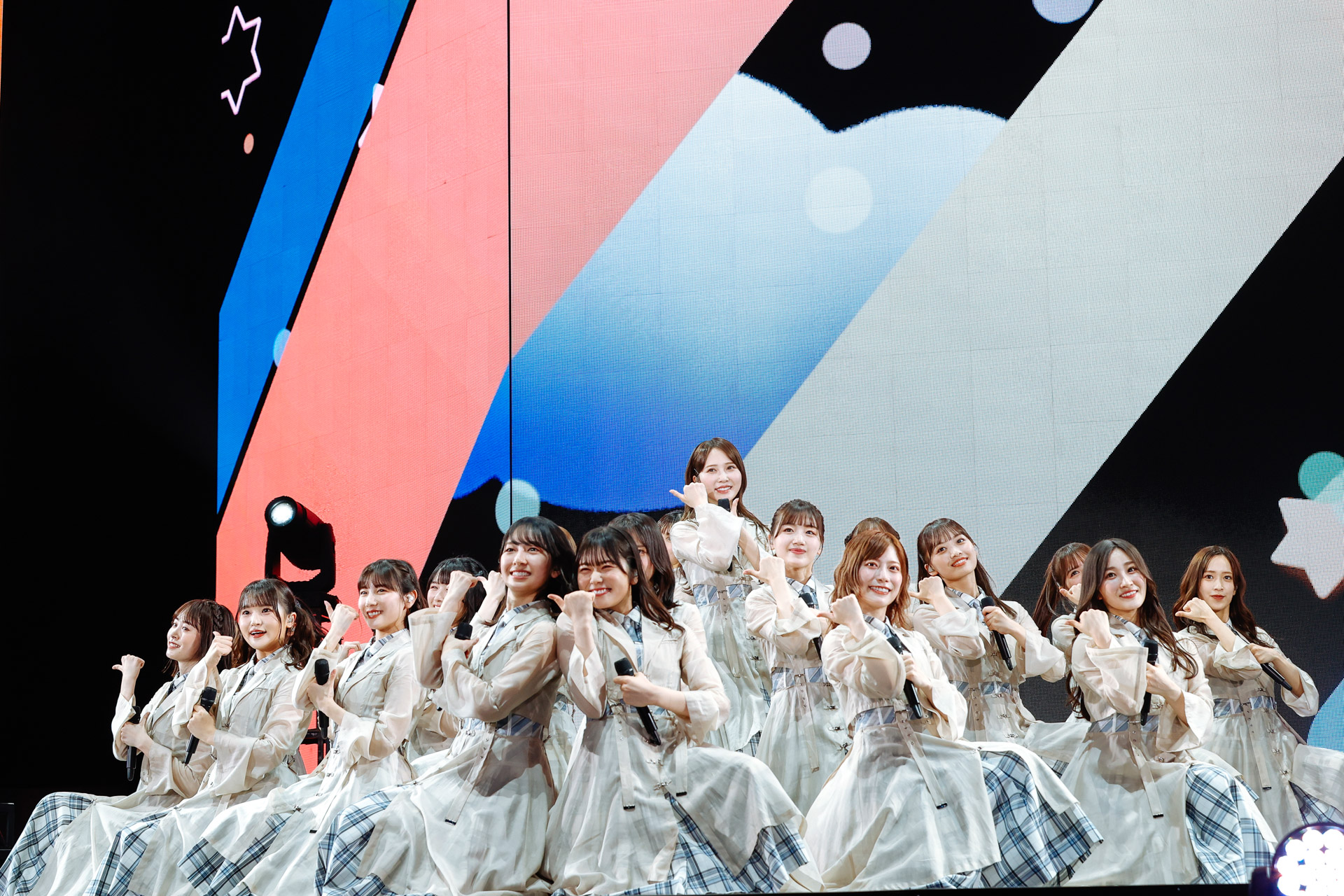 ORICON NEWS（オリコンニュース） on Twitter: "日向坂46、アリーナツアー千秋楽で4期生12人が初ステージ（写真 全33枚） https://t.co ...