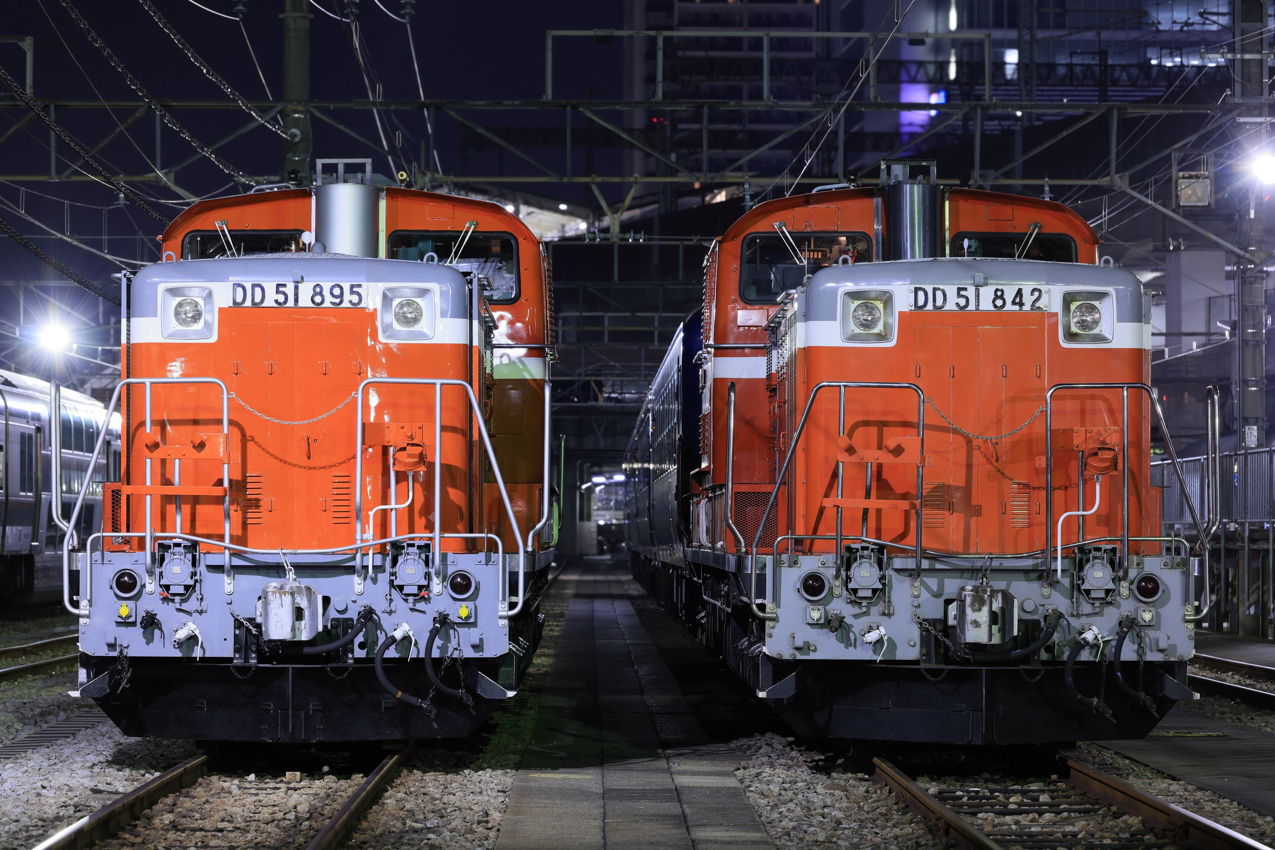 どらごぬ on Twitter: "2022/11/12 ぐんま車両センター所属DD51＋12系プレミアム夜間撮影会 DD51 842+12系、DD51 895 カン有無、前照灯点灯、尾灯点灯 ...