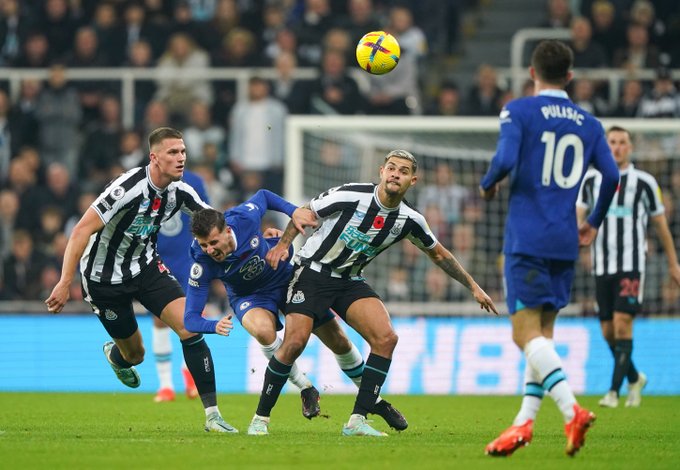 🔍 Tactical Comparison Newcastle pressing structure vs Chelsea pressing ...
