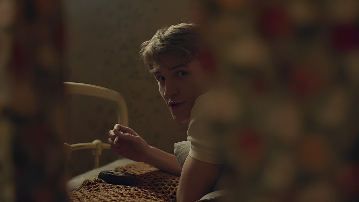 best of ewan mitchell on Twitter: "ewan mitchell as tom bennett in “world on fire”"