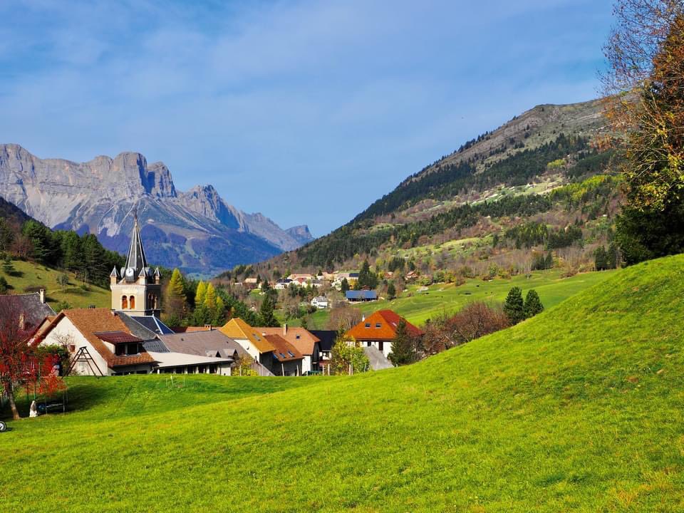 Perle on Twitter: "Le paisible village de Gresse en Vercors https://t.co/Vaz2S4zKSH" / Twitter