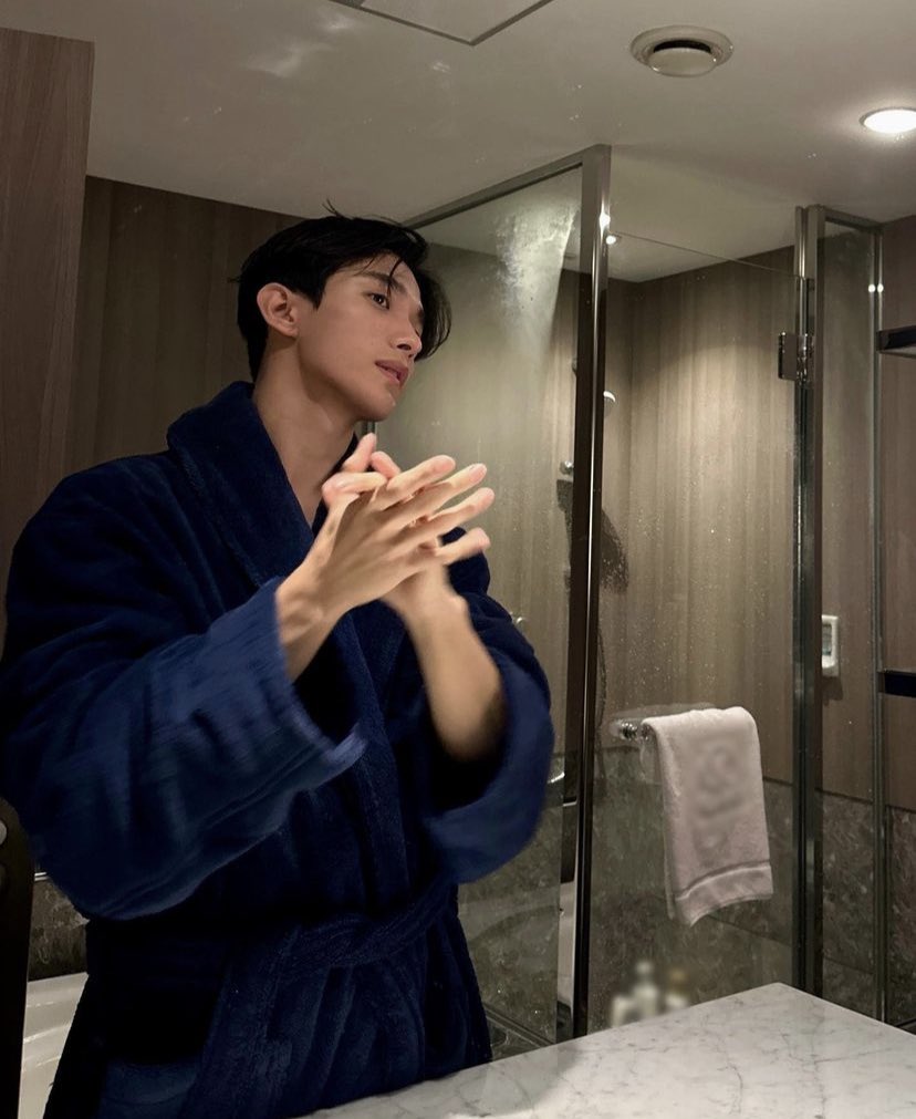 sun and moon on Twitter: "dk_is_dokyeom ig update"