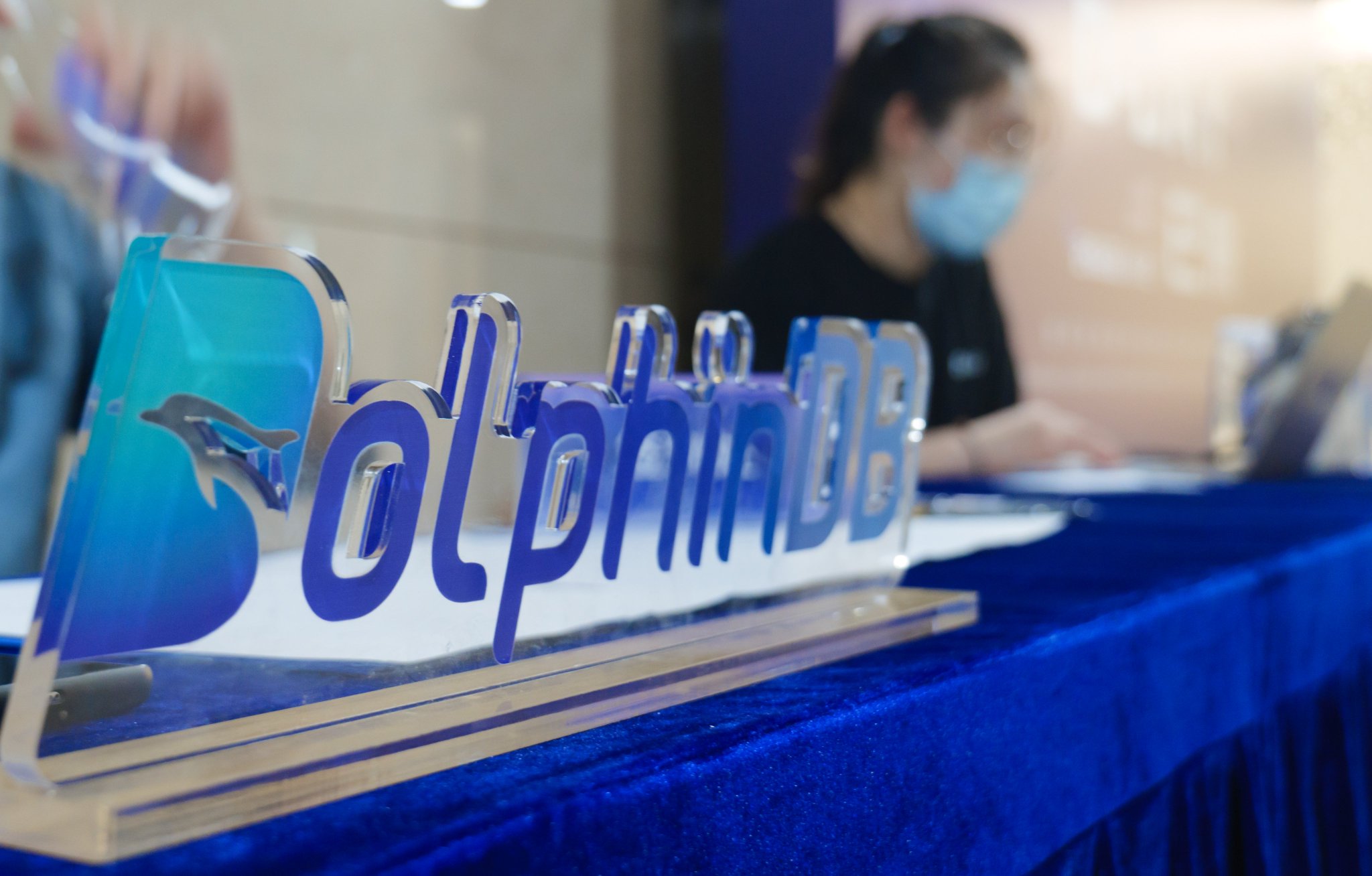 DolphinDB on Twitter: "🔥D-Day 丨Our CEO @DavisZhou1 in Shenzhen. Firing an inspiration with ...