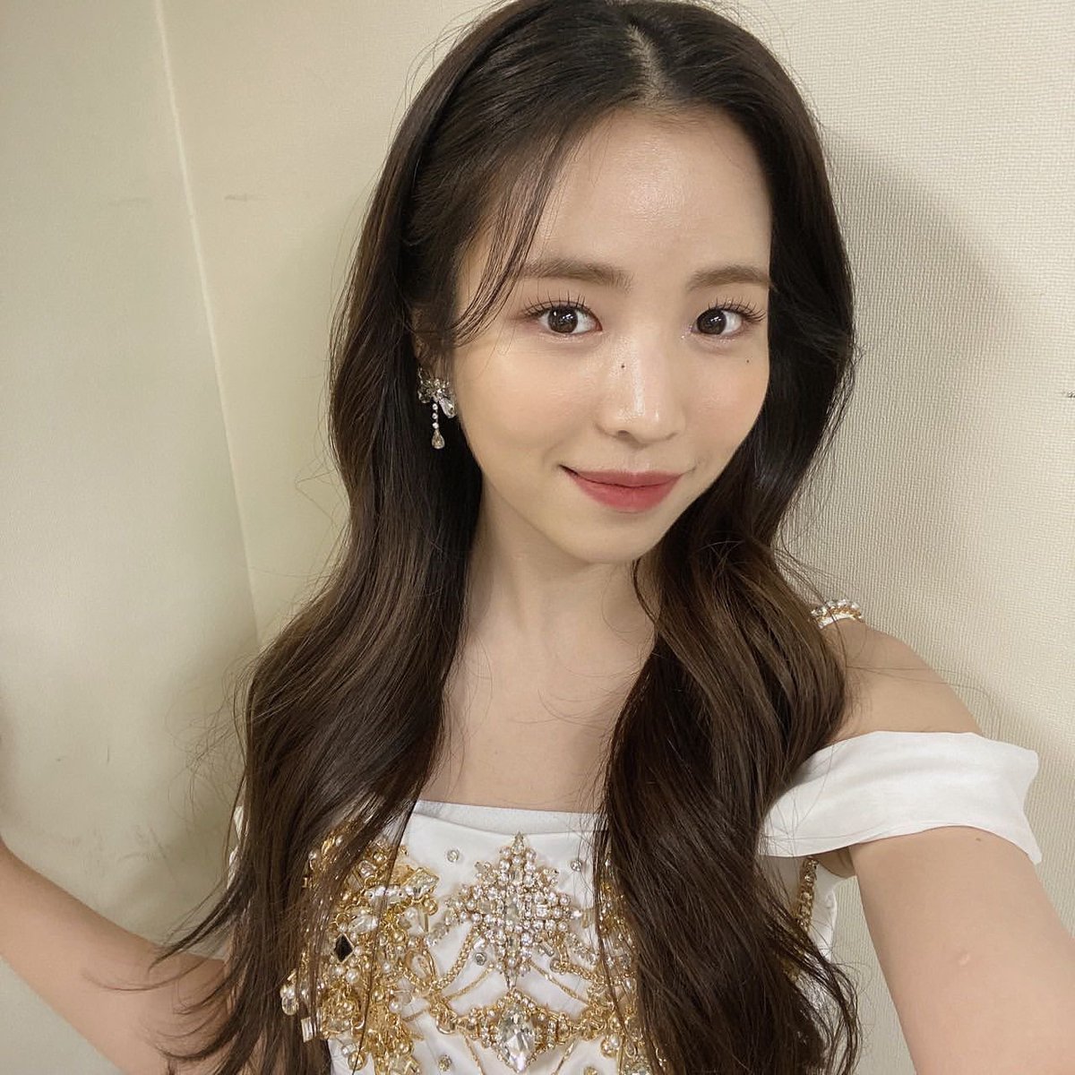 NiziU Pics ⊠ (slow) on Twitter: "221114 | MAYA Instagram Update #NiziU #ニジュー #니쥬 @NiziU ...