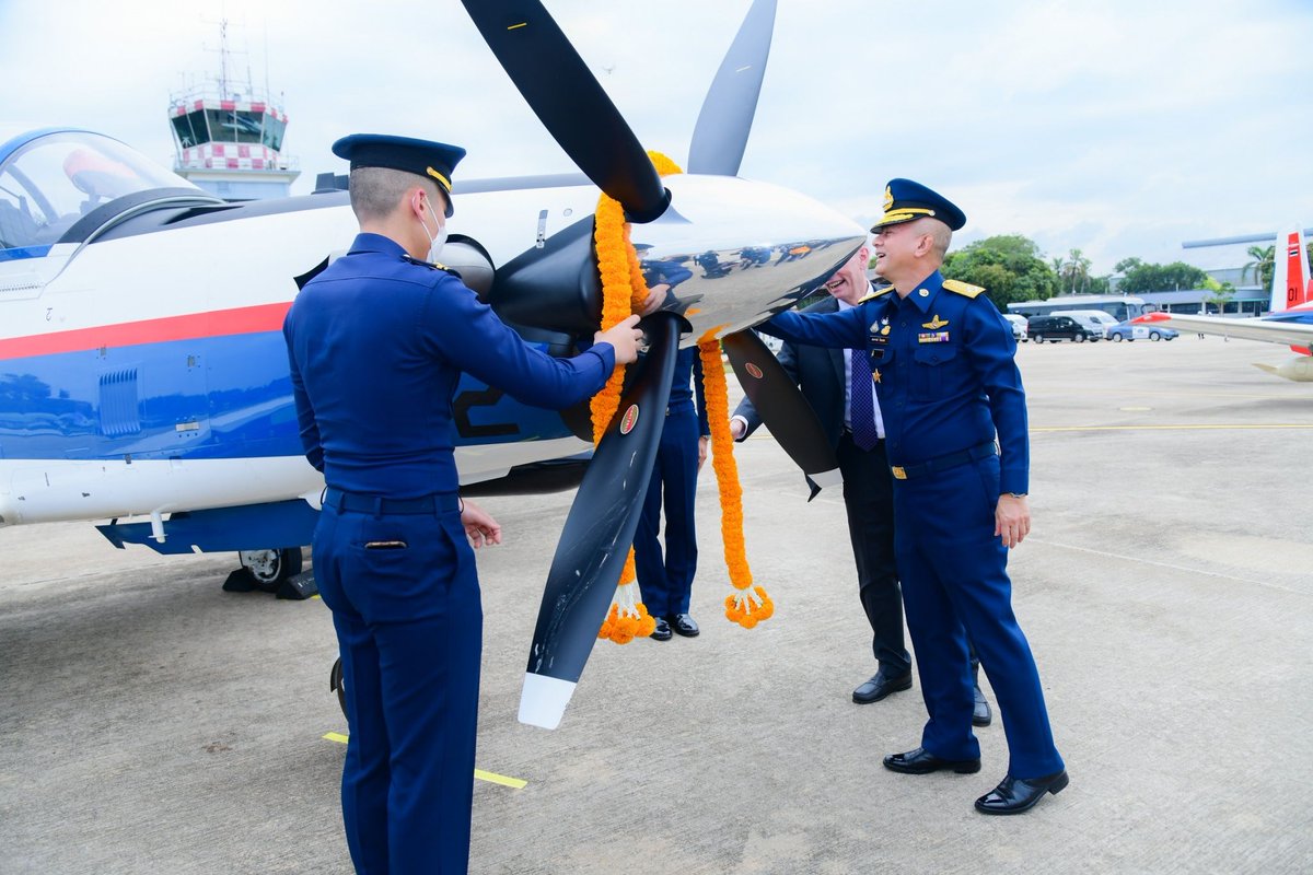 thaiarmedforce on Twitter: "RTAF taken delivery of the first 2 T-6C from @TxtAvDefense today ...