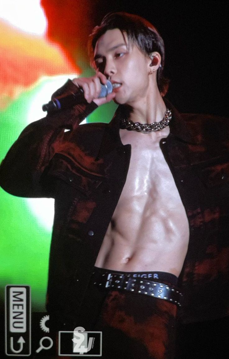 Yunho Abs 2022