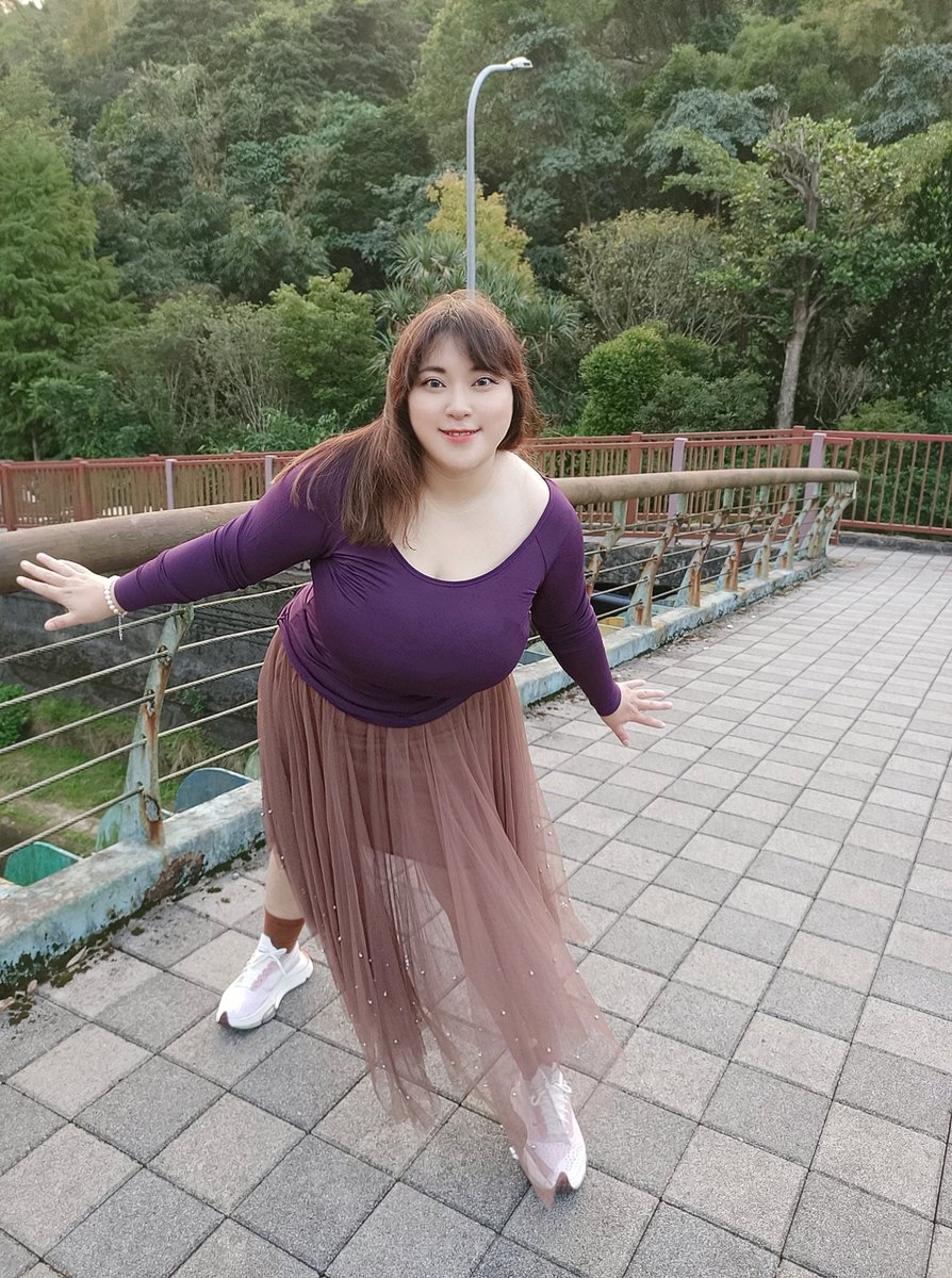 巫止祇 on Twitter: "天冷啦發熱衣買起來🥶 https://gpbuy.com.tw/l4lsk 【WIWI發熱衣】 •急速吸排纖維 晾一晚早上就能穿🌤️ •材質輕薄舒適 行動自如 ...