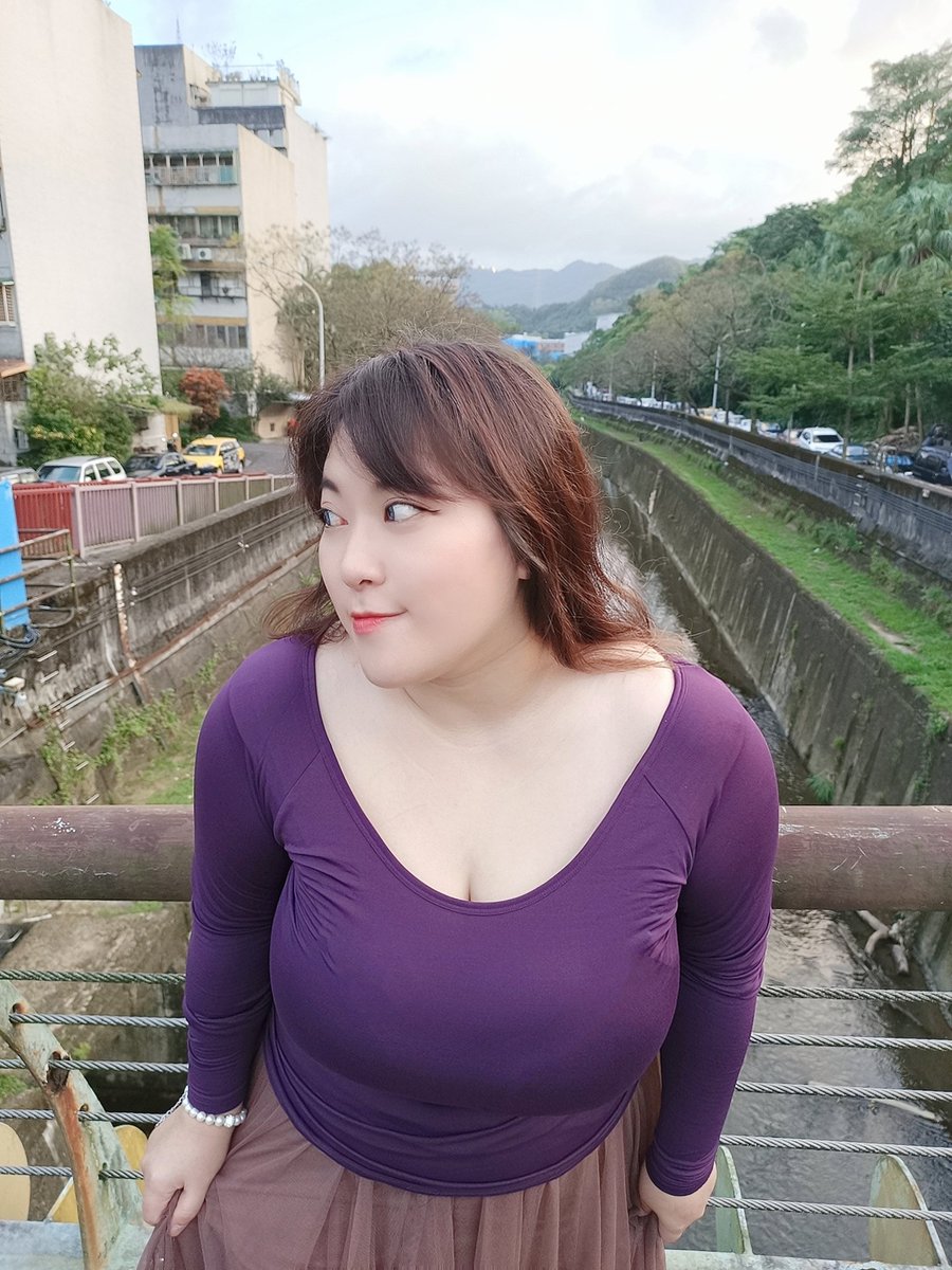 巫止祇 on Twitter: "天冷啦發熱衣買起來🥶 https://gpbuy.com.tw/l4lsk 【WIWI發熱衣】 •急速吸排纖維 晾一晚早上就能穿🌤️ •材質輕薄舒適 行動自如 ...