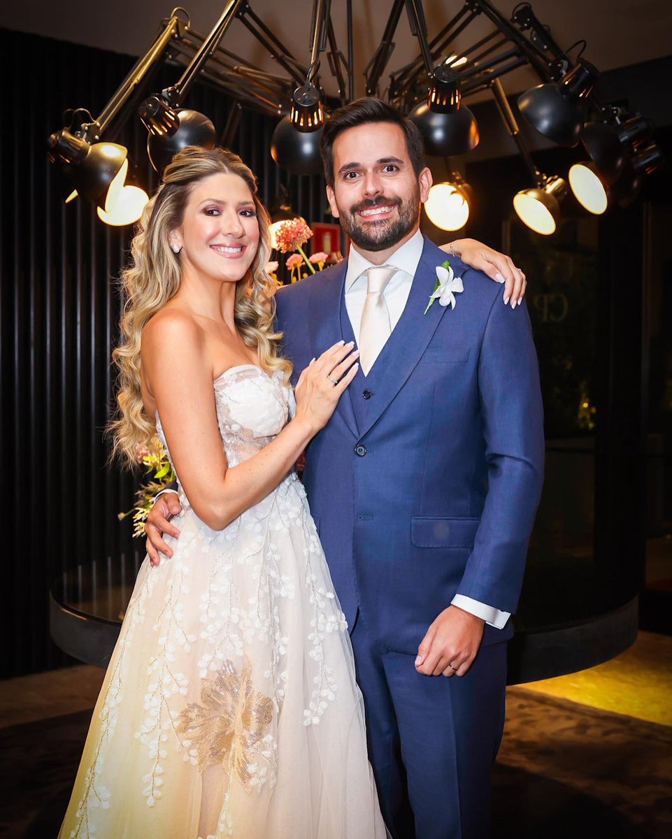 Lá vem a noiva! 👰‍♀️ 💍 Dani Calabresa e o publicitário Richard Neuman ...