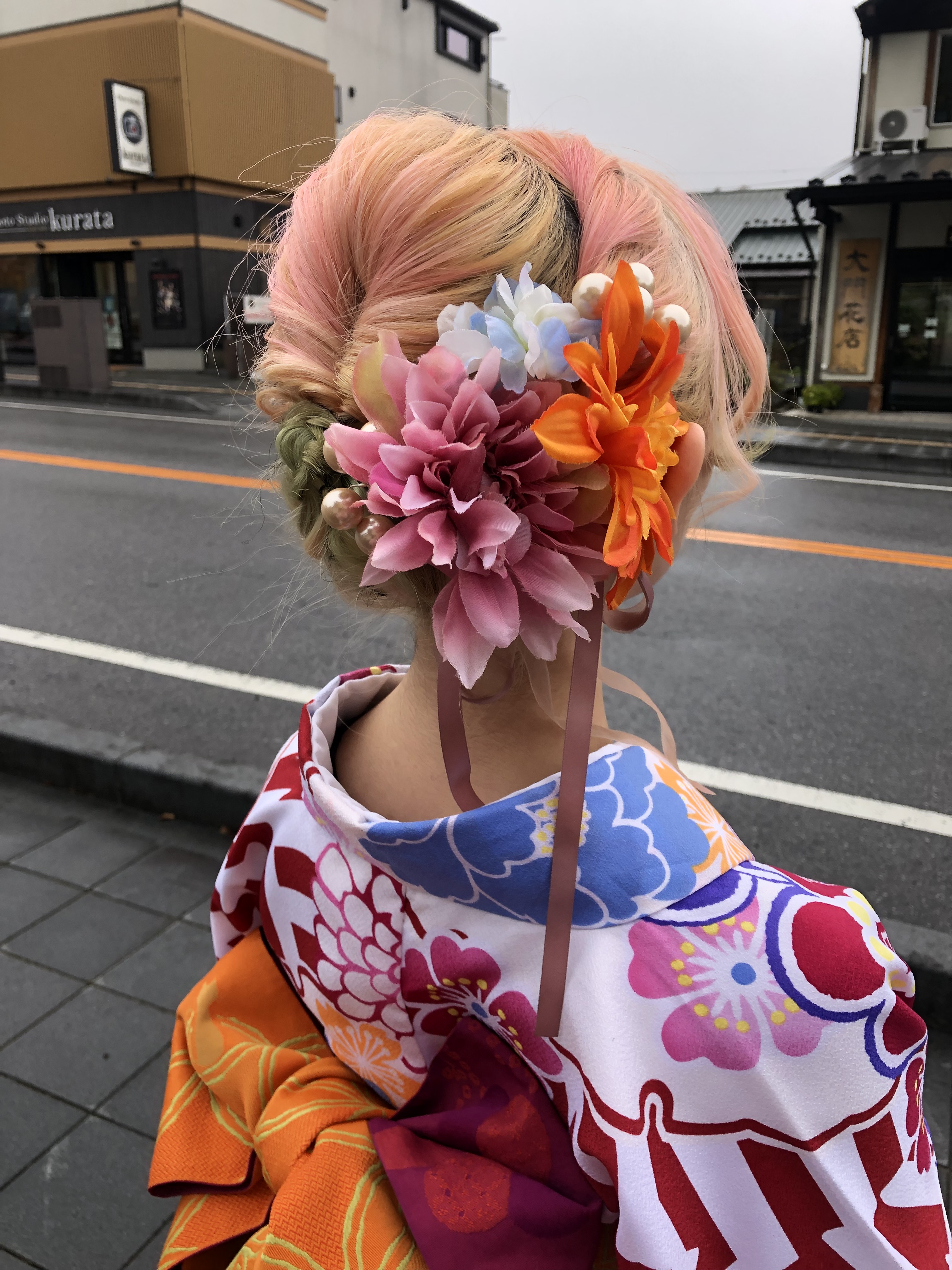 COCON NIKKO on Twitter: "中国からお越しの留学生さんカップルさん♡ 写真撮影に行くという事で、鮮やかな赤のお着物で映えてみました(^^) 着物初挑戦の彼氏さんも、柄を ...