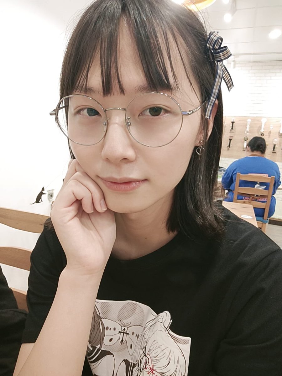 与光同尘 On Twitter No36【小钧 台湾 26 女装8年】 我的参赛宣言是: 刚入坑连丝袜都不敢穿,到现在24小时都在女装,是