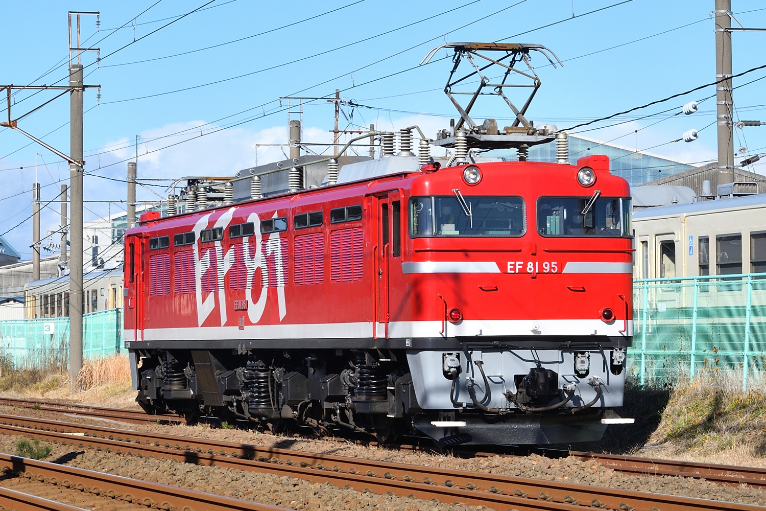 Suprane(スープレン) on Twitter: "今朝はEF81-95レインボー機がATに入場しました。 https://t.co/IeSyTANxpn" / Twitter