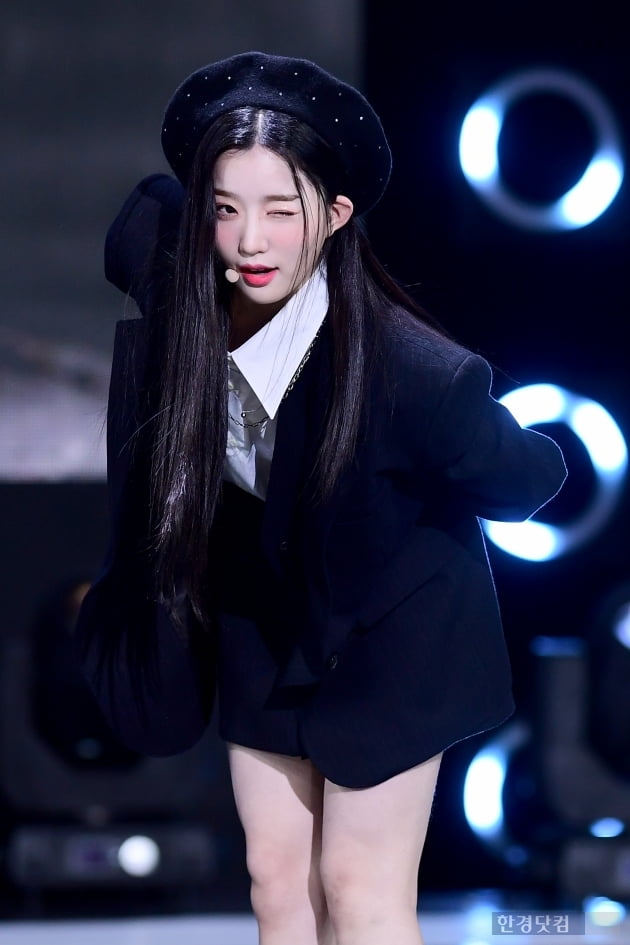 tripleS GLOBAL on Twitter: "[PHOTO] 221115 TripleS AAA performance at SBS MTV's 'THE SHOW' (2/5 ...