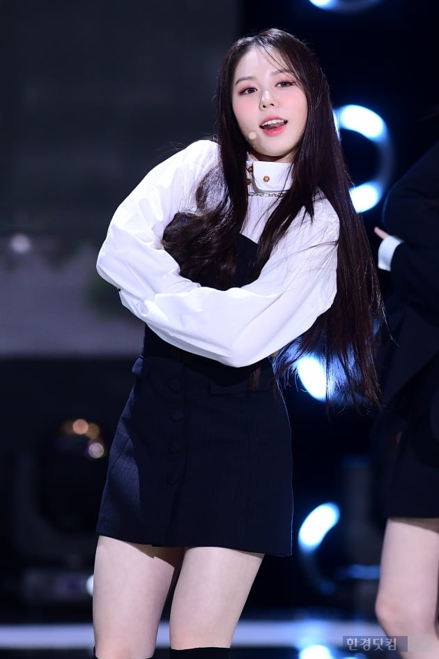 tripleS GLOBAL on Twitter: "[PHOTO] 221115 TripleS AAA performance at SBS MTV's 'THE SHOW' (4/5 ...