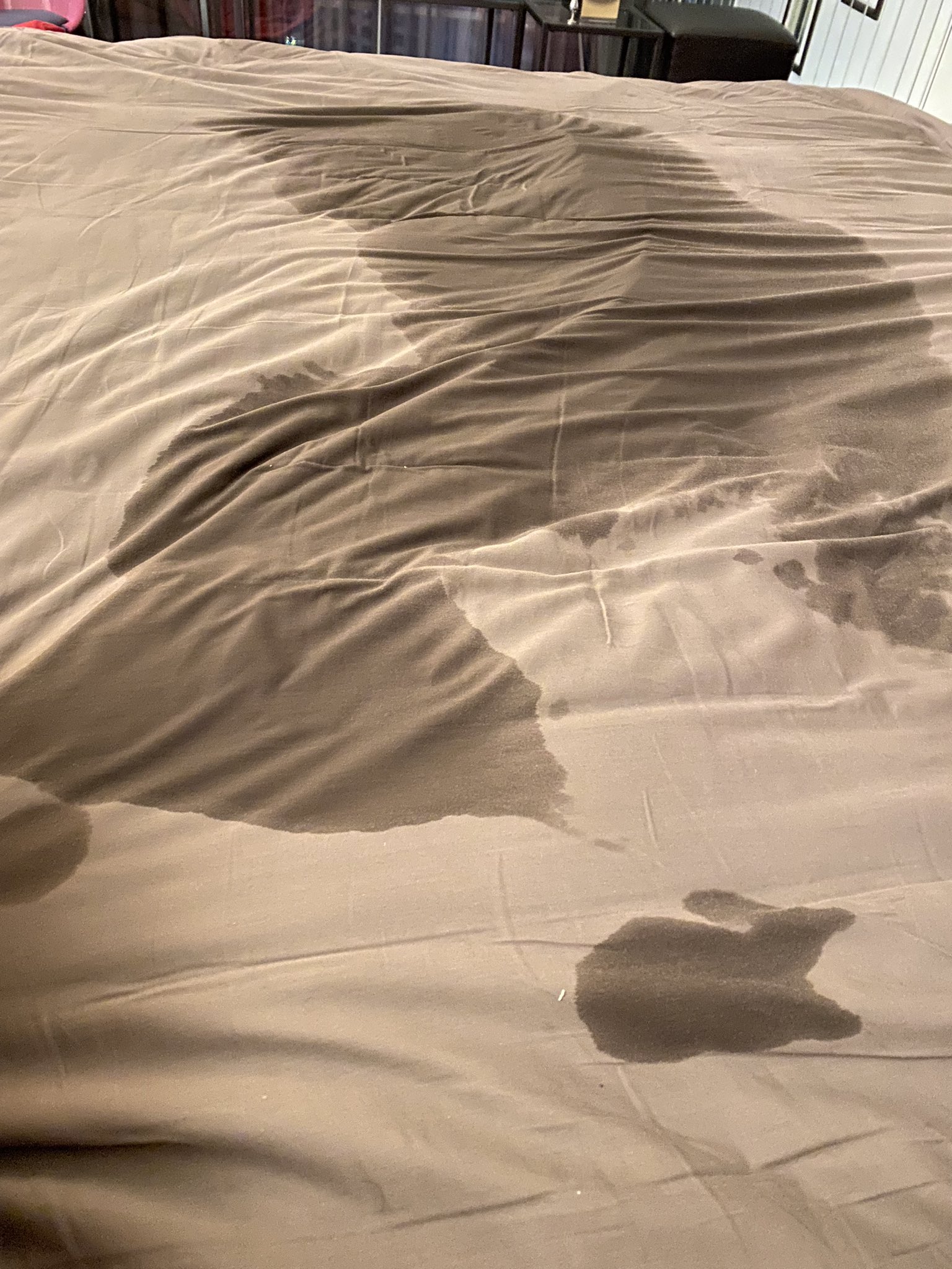 Siskaeee E Nya Tiga on Twitter: "Hujannya diluar basahnya di ranjang😭 ...