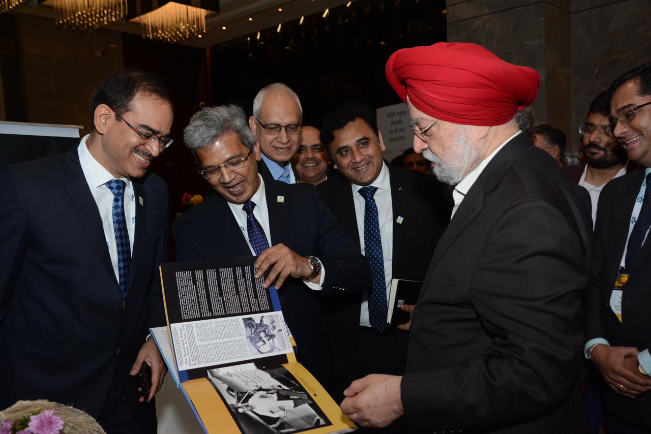 Bharat Petroleum on Twitter: "Shri Hardeep Singh Puri, Hon’ble Minister of Petroleum & Natural ...