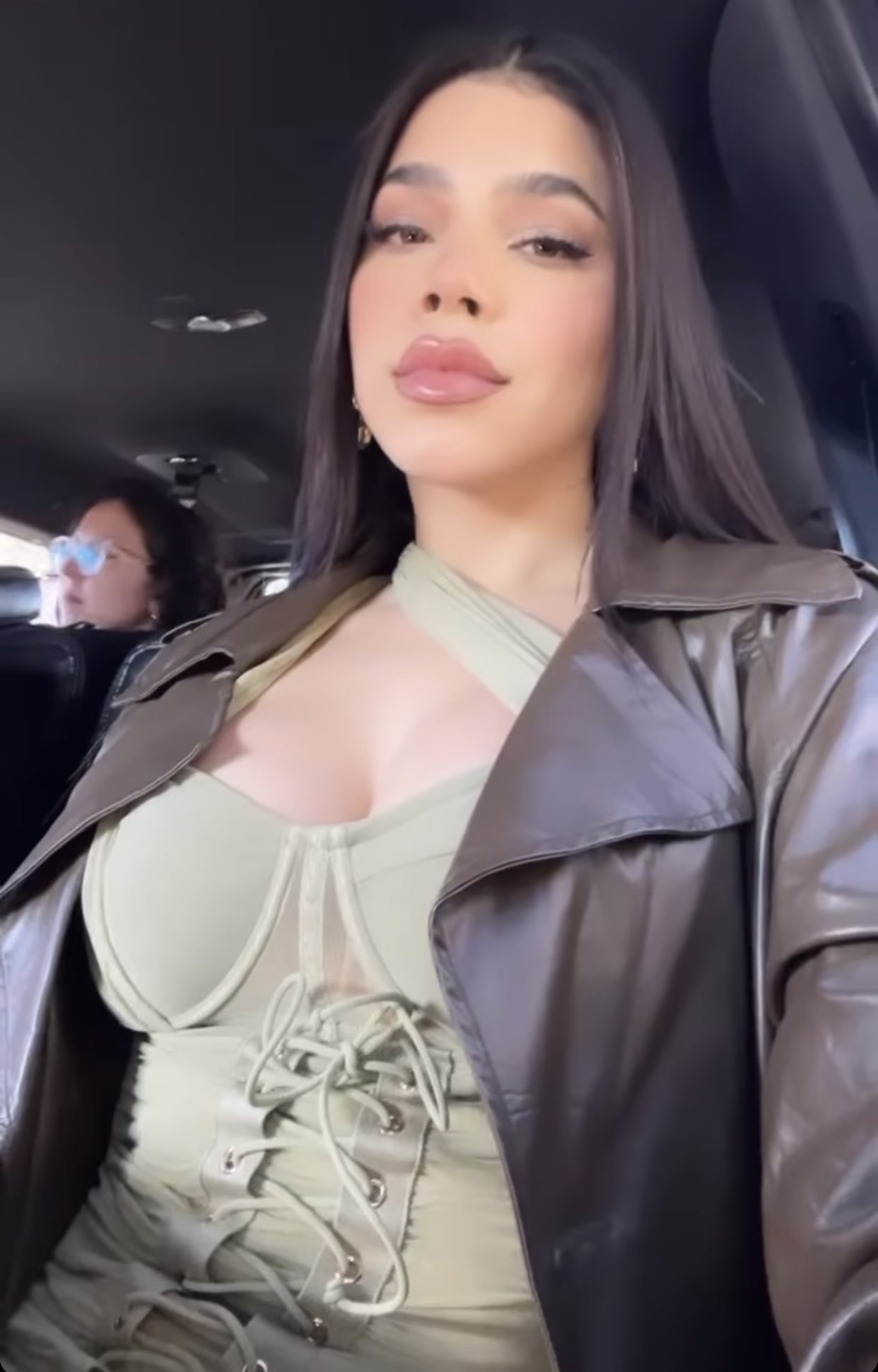 Kenia Os Universe on Twitter: "Kenia Os en estos momentos en un evento de Apple Music en Las ...