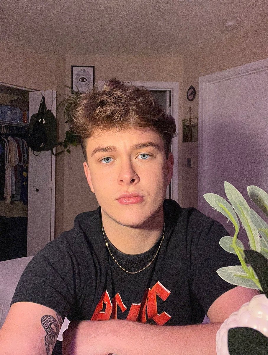 Isaac♿🔞 3 99 Of On Twitter Rt Jake Downs19 Rt If Youd Bend Over