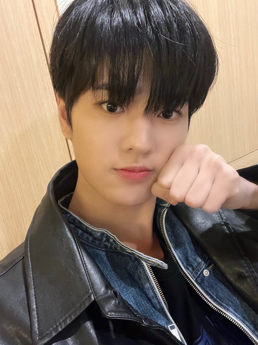 CaFEST ☕ on Twitter: "221116 [🐬 EUNCHAN POST] iE Love You ️ #TEMPEST #템페스트 #EUNCHAN #은찬"