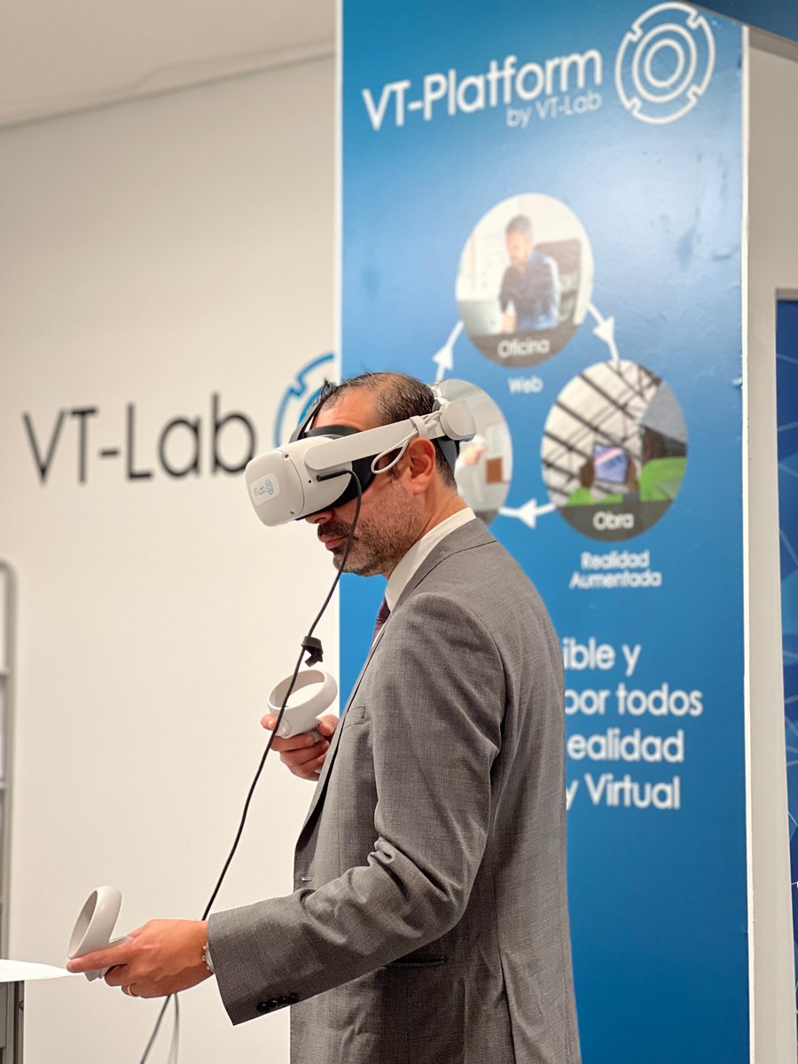 VT-Lab on Twitter: "Hoy ha pasado por nuestro stand del BIMexpo @GermanElera, Director y ...