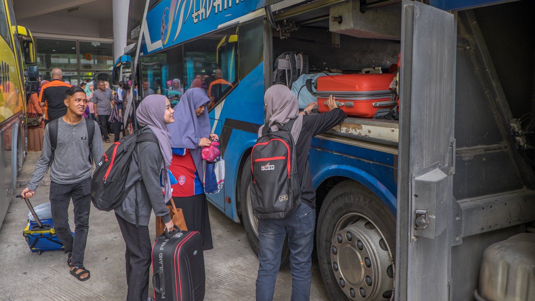 BFM News on Twitter: "1. Universiti Teknologi Malaysia had arranged 43 buses to send 1,600 ...