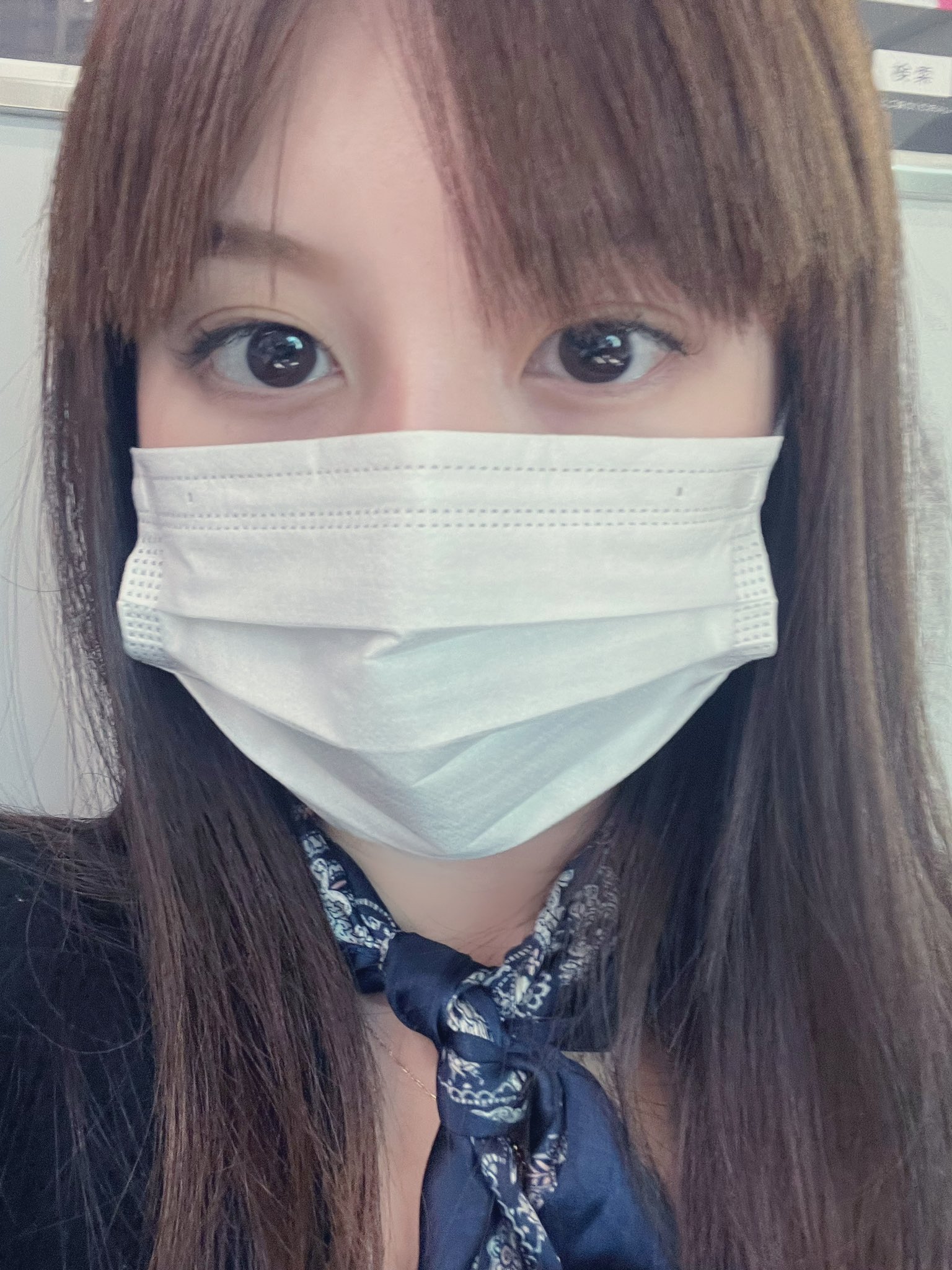 シー On Twitter 最近は営業活動とかお客さんとか会うことが無いから毎日すっぴん。 Yul8zqdls4 Twitter