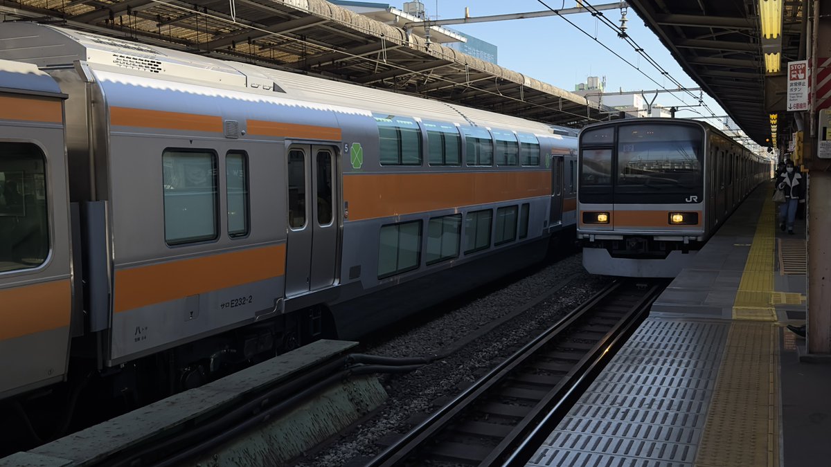 TOMOくん (尻勢) on Twitter: "中野で偶然E233中央線グリーン車付きに遭遇"