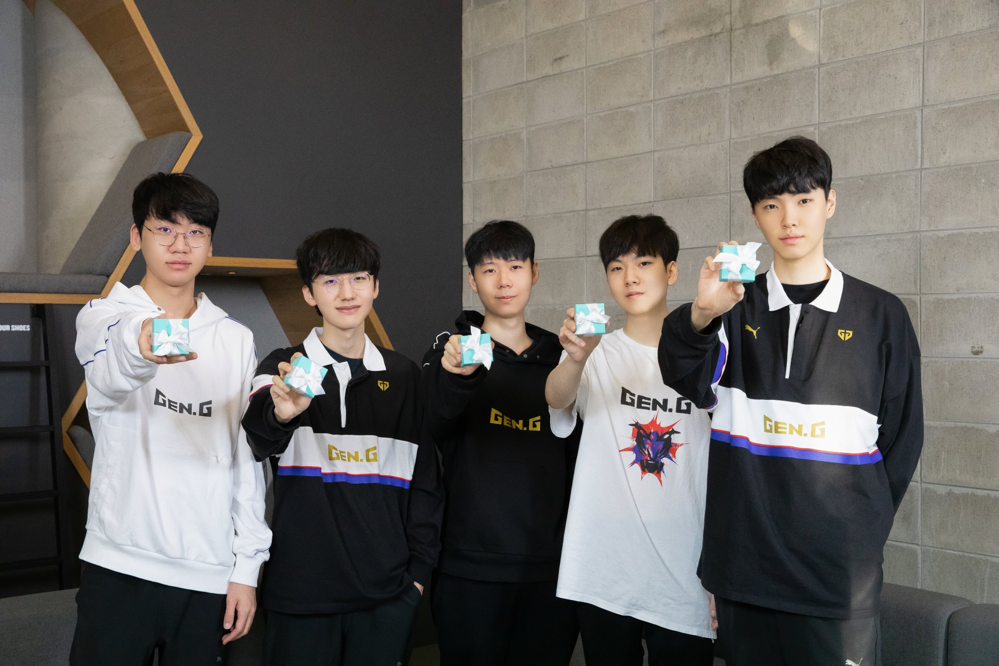 Gen.G Esports on Twitter: "A ring and bracelet from @TiffanyAndCo to remember @LCK Summer 2022 🐯 ...