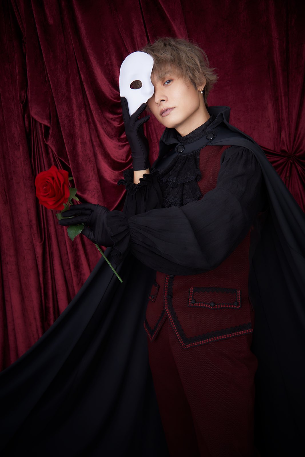 「謎解き」×「 」（なぞときマルマル） on Twitter: "オペラ座に住まう怪人「ファントム」を演じるのは岡本信彦さん。 歌姫であるあなたの才能を認め、レッスンを施してくれた恩師のような ...