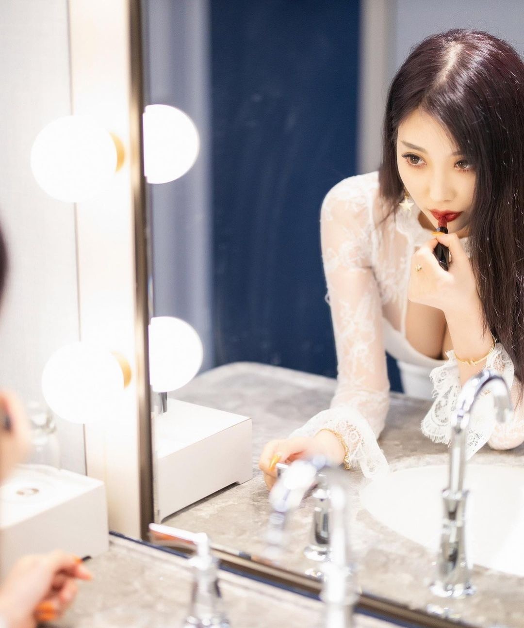 Gu xin Xin on Twitter: "我是一个简单的女人，如果你认为如果你在和我玩流氓，我会让你 #杨晨晨 ＃纯白 #长腿 https://t.co/OvG9nEBwCA ...