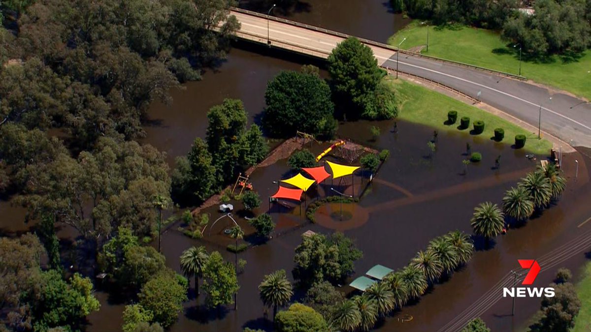 7NEWS Sydney on Twitter: "Condobolin has now been cut off after the Lachlan River reached 7.41 ...