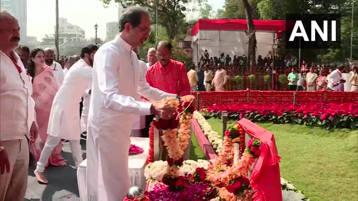 ANI on Twitter: "Mumbai | Shiv Sena (Uddhav Balasaheb Thackeray) chief Uddhav Thackeray and his ...