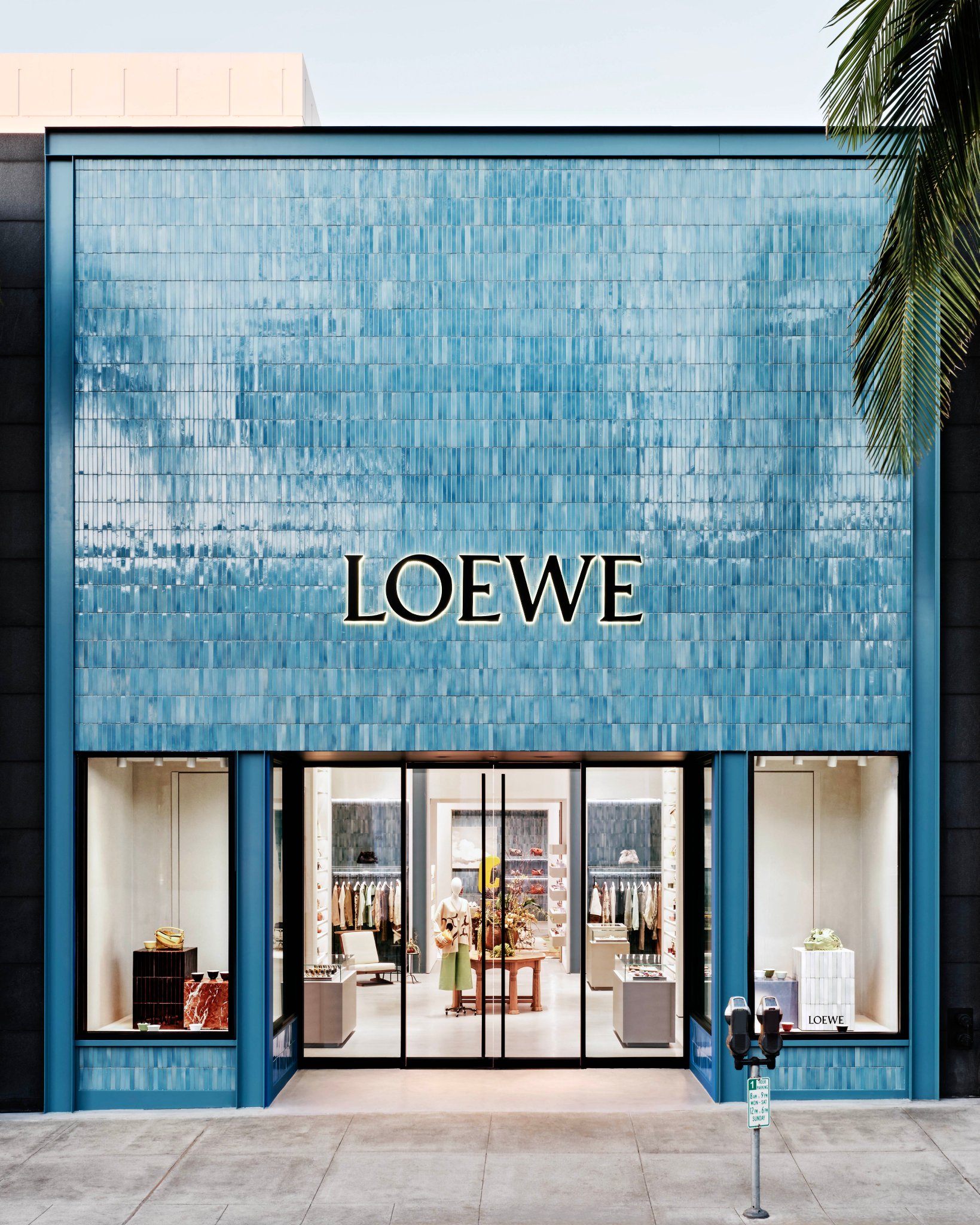 TW Pornstars - 1 pic. LOEWE. Twitter. LOEWE Rodeo Drive opens in ...