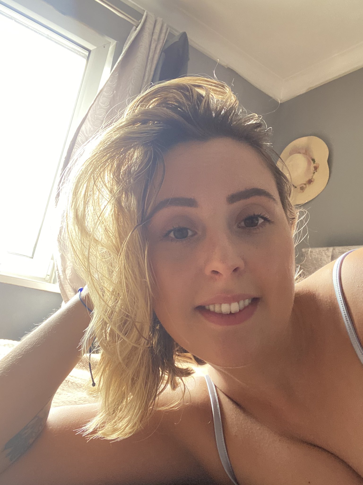 Naomi, (Ni), NaomiBro, (Nao) (° °♡) & Amigo V ᴥ V on Twitter: "Good morning nerds 🤓😘 https://t ...