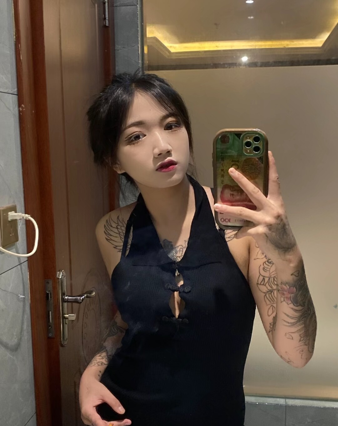 K On Twitter 今天的工作服好看，希望客人们能对她温柔点，别再4p5p一起上了 反差婊 性奴 母狗 调教 意淫 女友 妓女 强奸 Sm 轮奸 乱伦 文